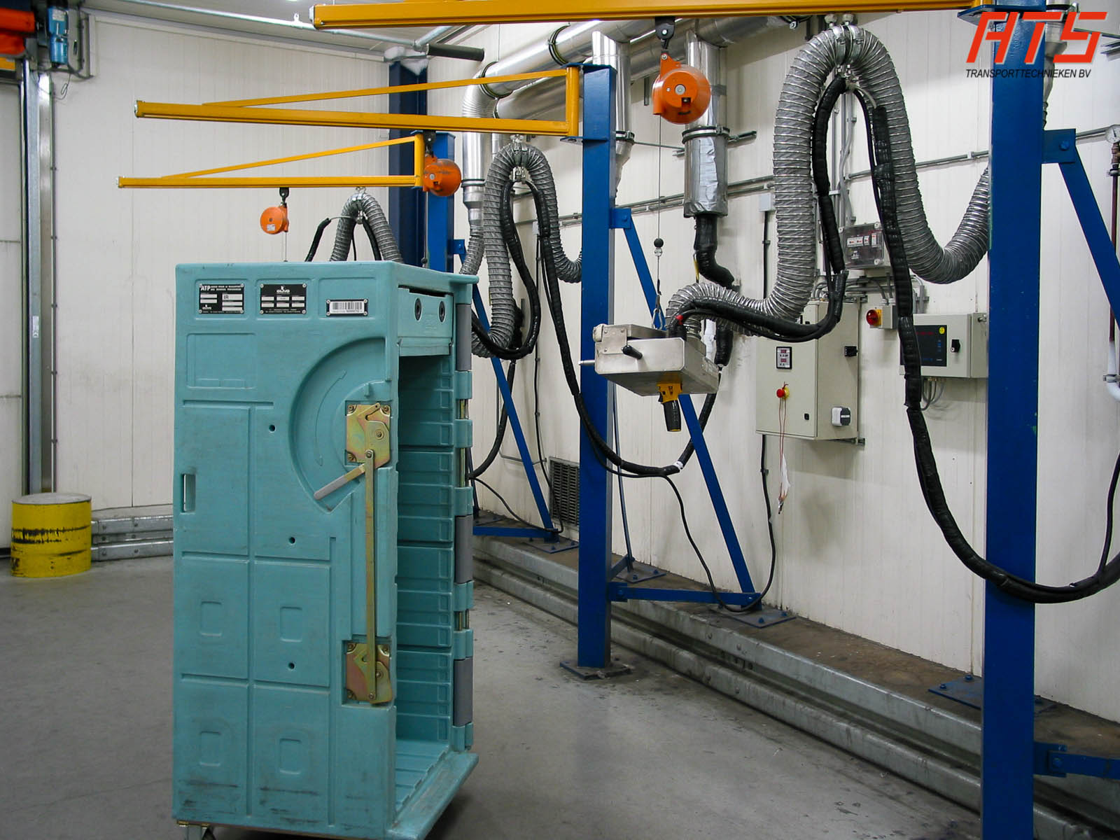 Buffer conveyor sytem for roll containers - ATS Transporttechnieken BV