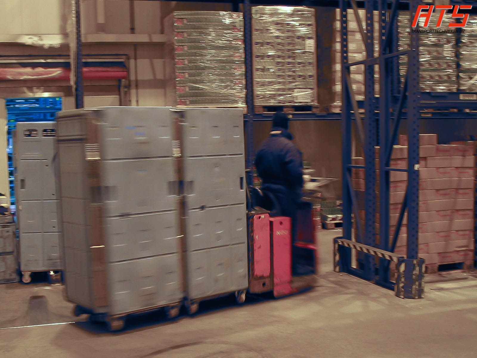 Buffer conveyor sytem for roll containers - ATS Transporttechnieken BV