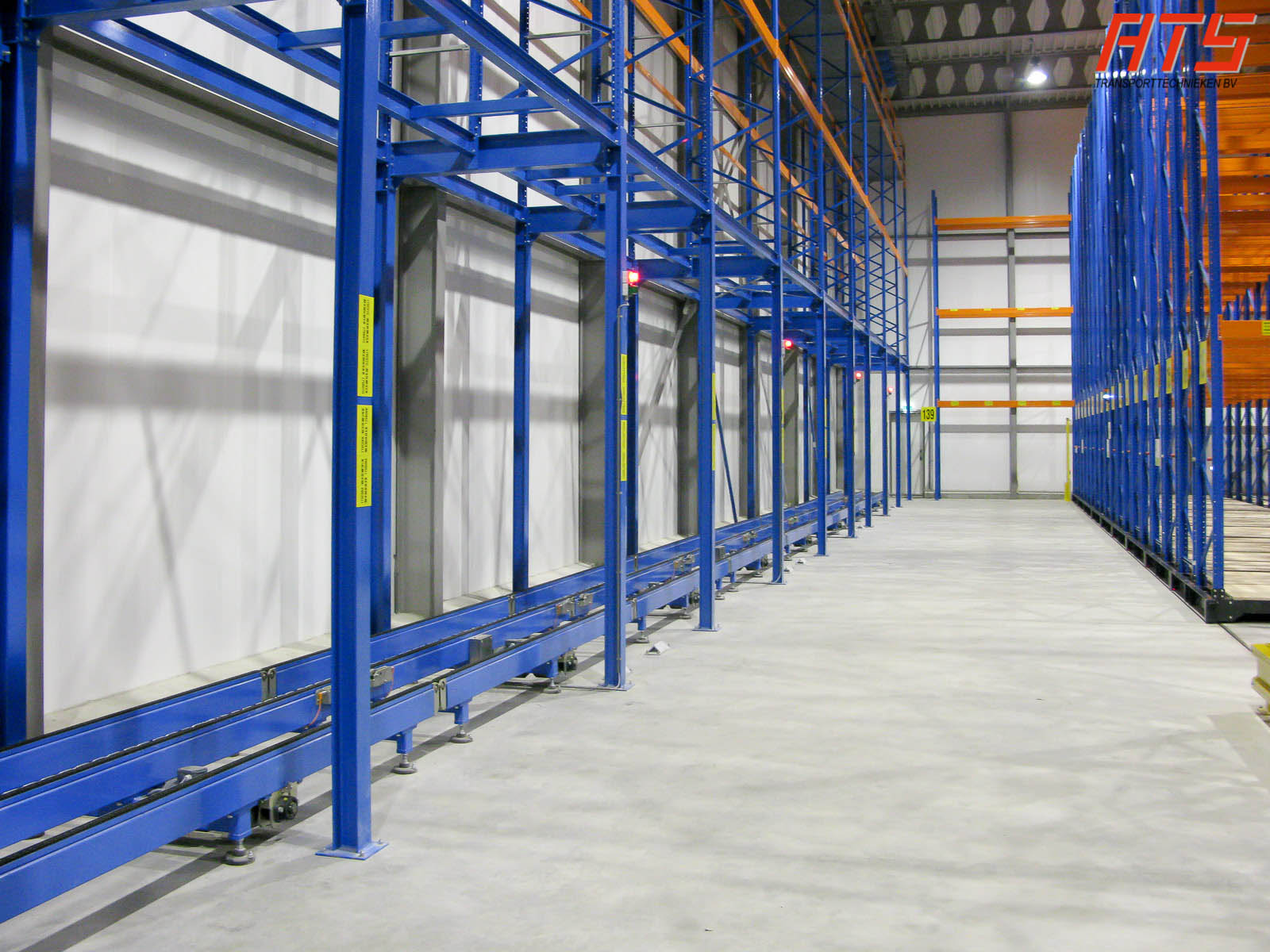 Conveyor system for cold storage - ATS Transporttechnieken BV